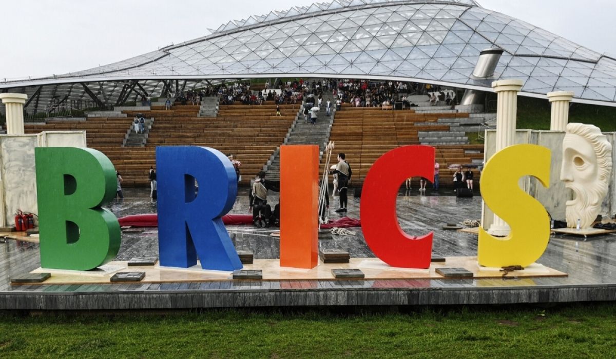 БРИКС ийн орнуудын дэлхийн эдийн засагт оруулах хувь нэмэр Их долоогийн