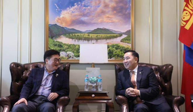 БНСУ ын Үндэсний Ассамблейн дарга Ү Вон Шиг албан ёсны айлчлал хийхээр хүрэлцэх ирлээ